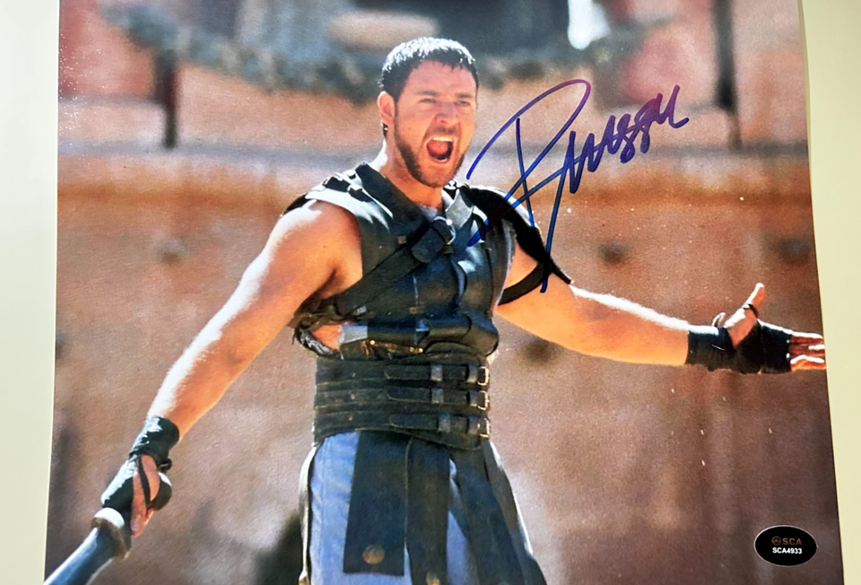 Russell Crowe Signed (GLADIATOR: Maximus) 8x10" Authentic Autograph w ...