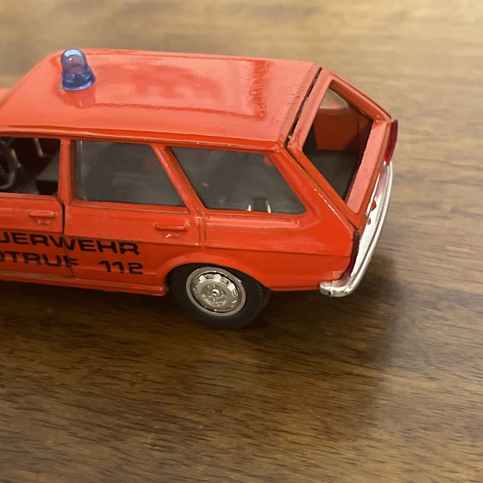 RARE VINTAGE SCHUCO VW PASSAT VARIANT FIRE ENGINE CAR FEUERWEHR - RED 1 ...