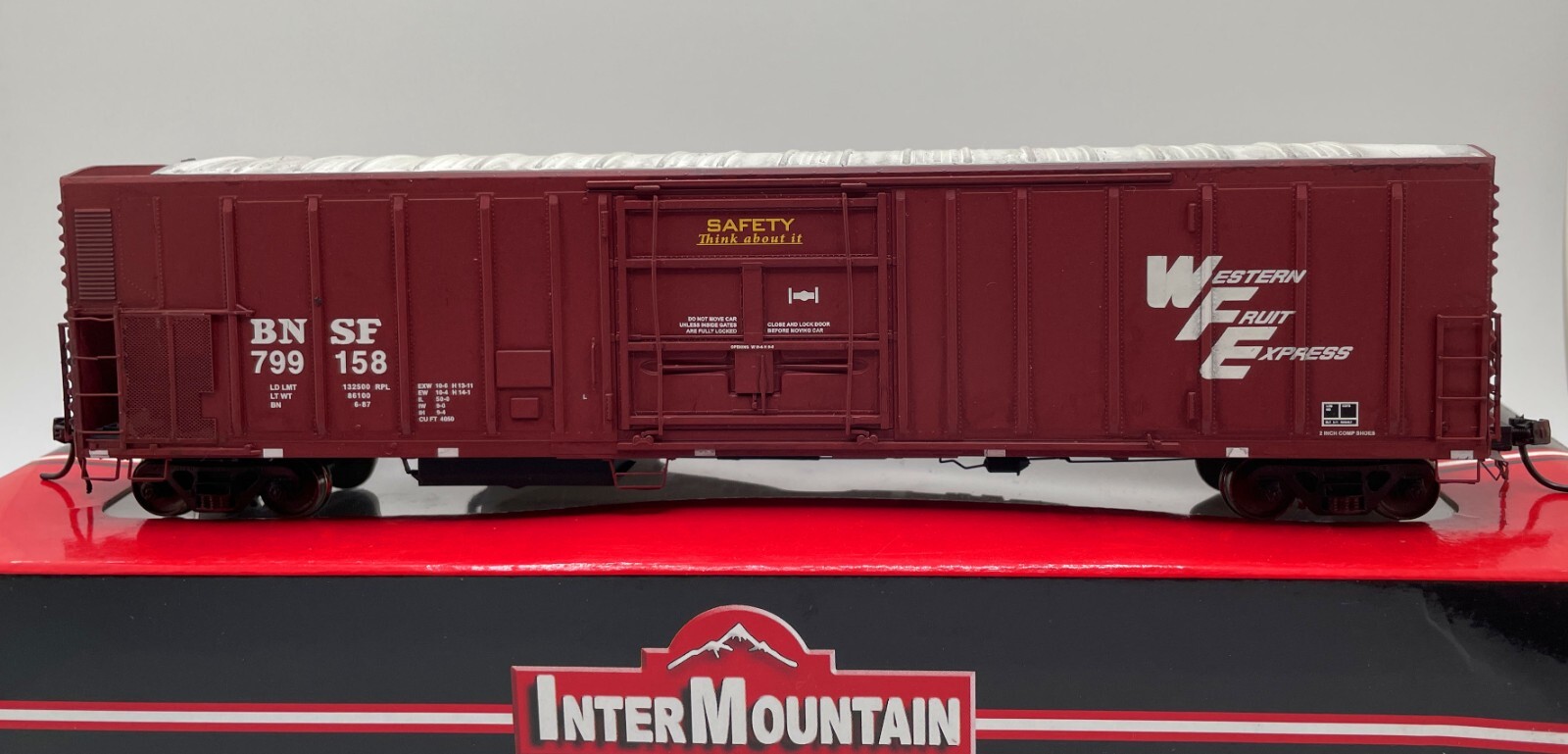 HO INTERMOUNTAIN 48811-12 R-70-20 REFRIGERATOR CAR WFE BNSF 799158 ...