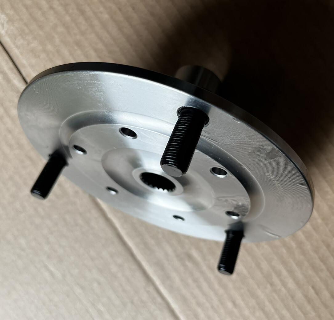 RENAULT 12 15 17 TL TS GORDINI 4 5 8 10 FRONT WHEEL HUB 3 STUD x 1 ...