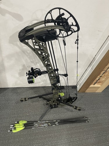 2025 Mathews Lift X 33 Compound Bow With All Mathews Accessories Hoyt ...