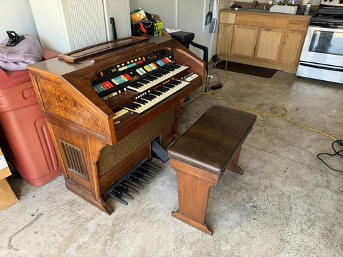 Hammond Aurora Organ w/Pedals, bench built in Leslie. A Very Nice ...