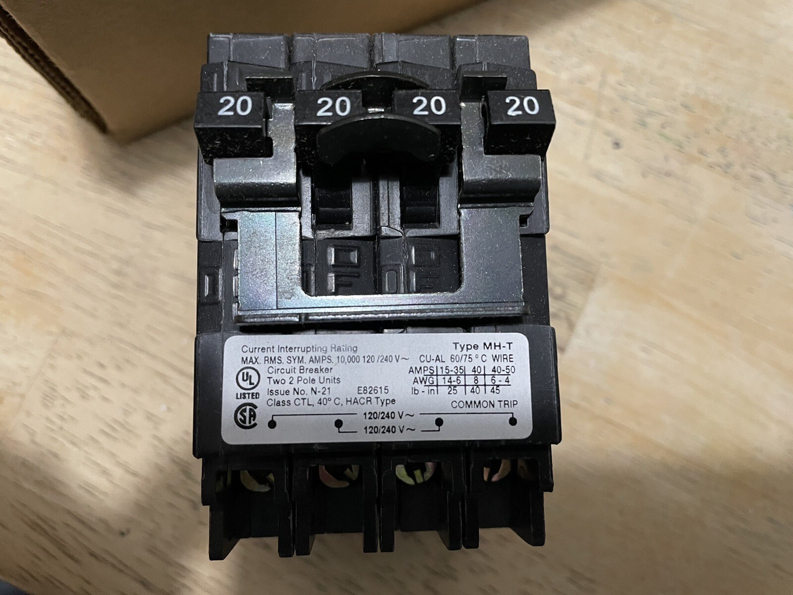 Murray MP220220CT2 20-Amp Quad Circuit Breaker - NEW - Saves Space - 3 ...