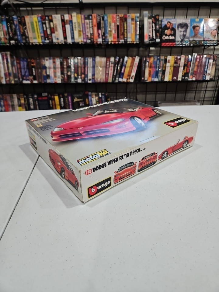 1992 BBURAGO METAL MODEL 7025 Dodge VIPER RT/10 Red Roadster DieCast ...
