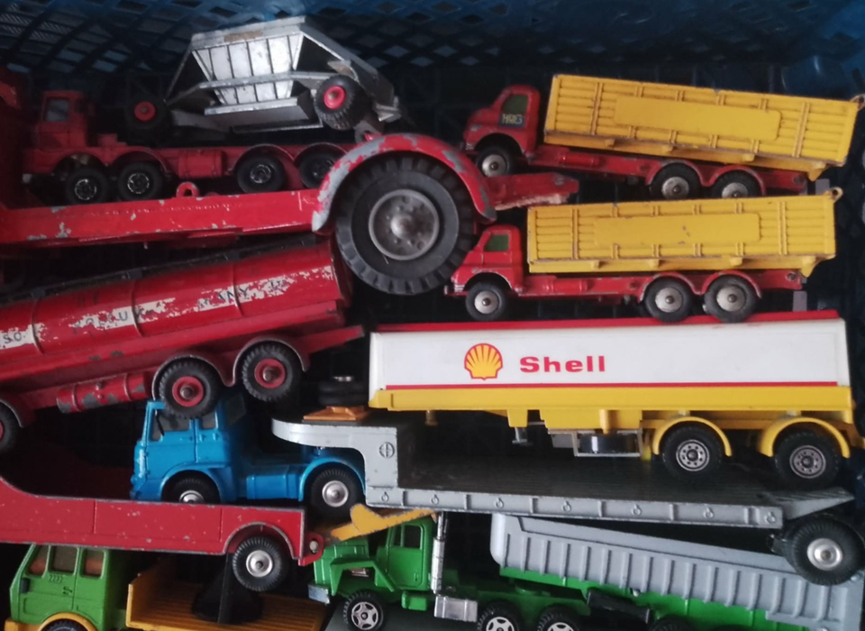VINTAGE DIECAST TOY JOB LOT TRUCKS & TRAILERS CORGI DINKY TRI-ANG SIKU ...