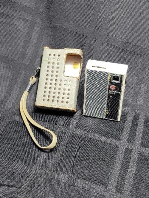📻Vintage WESTINGHOUSE CR-560 Light Grey Transistor Radio & Case REPAIR ...