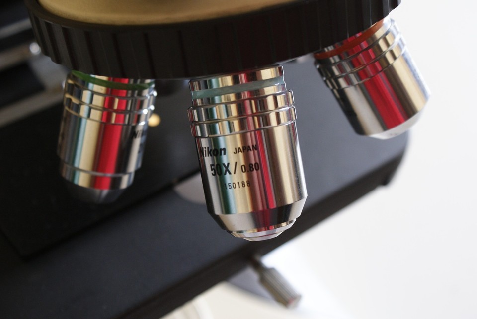 Nikon Optiphot T-100 Microscope 100 + CF Plan 2.5x, 5x, 10x, 20x, 50x ...