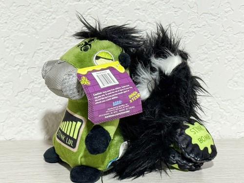 Bark Box Toxi Critters Smell Raiser Skunk Stinkbombs Plush M-L Green ...