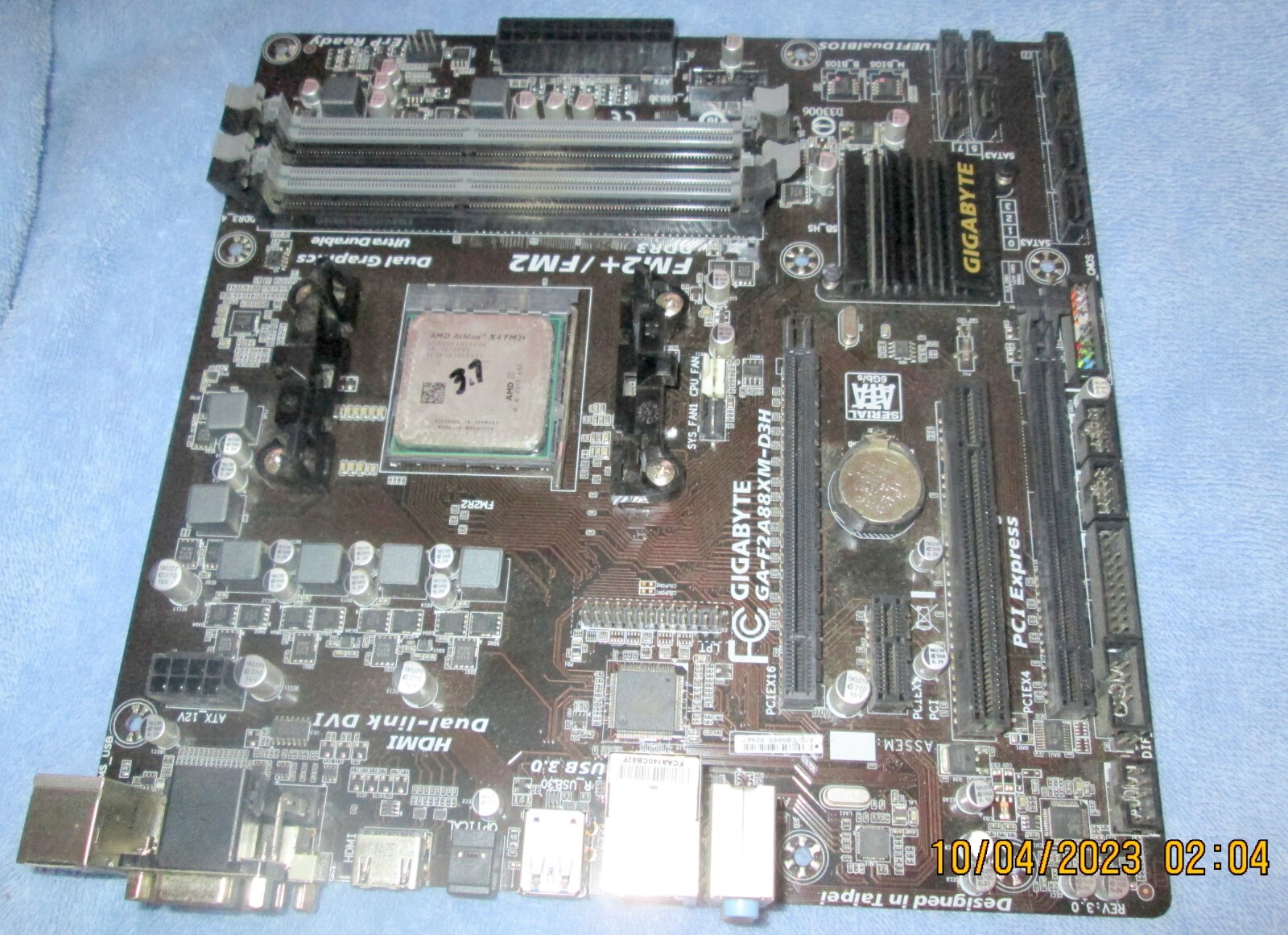 Gigabyte GA-F2A88XM-D3H AMD Socket FM2 with CPU AD860KXBI44JA tested | eBay