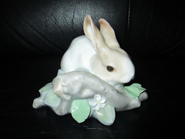 Lladro Bunny Rabbit with Flowers & Leaves Figurine Light Tan Spain ...