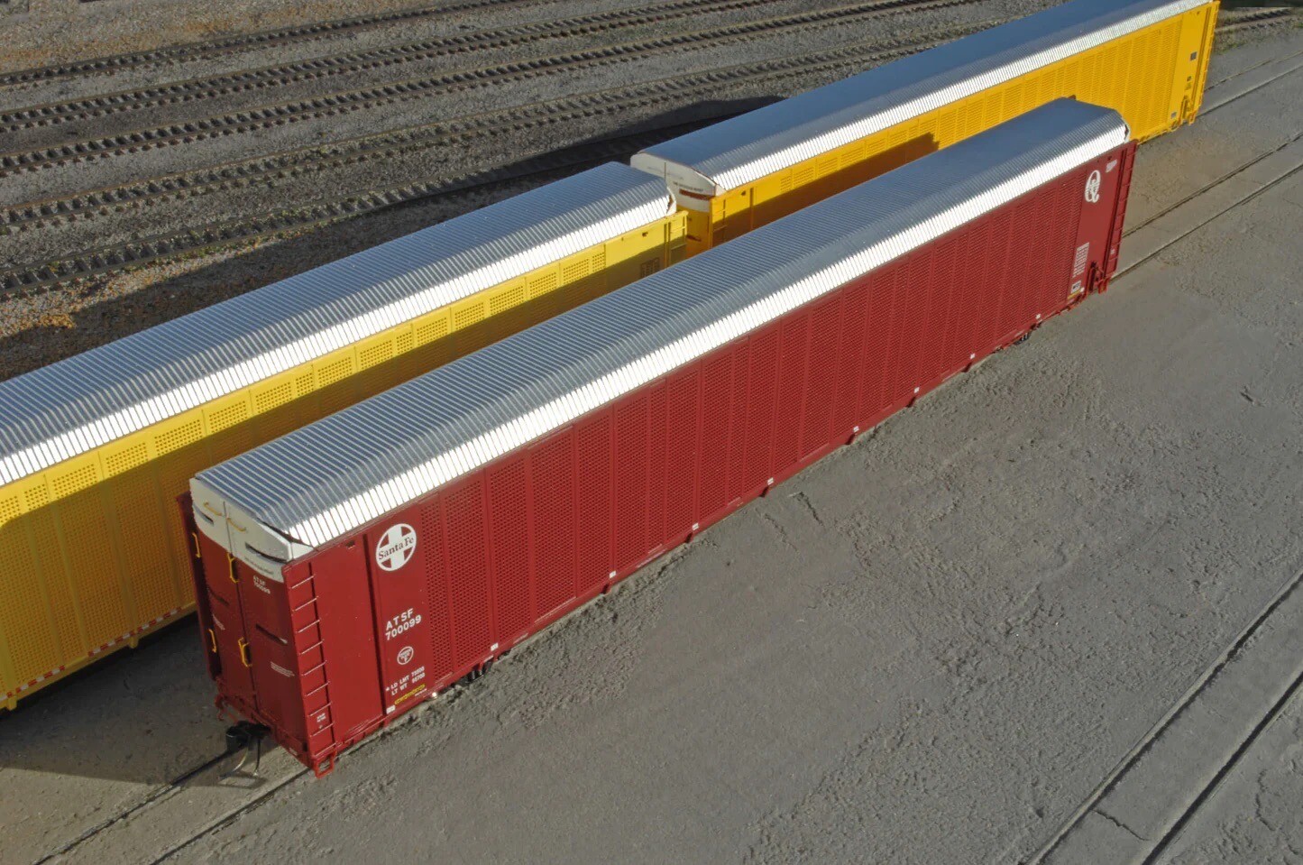 ROKA HO Safe-Pak Autorack Santa Fe ‘Q’ Bi-Level High Roof Clam Shell ...