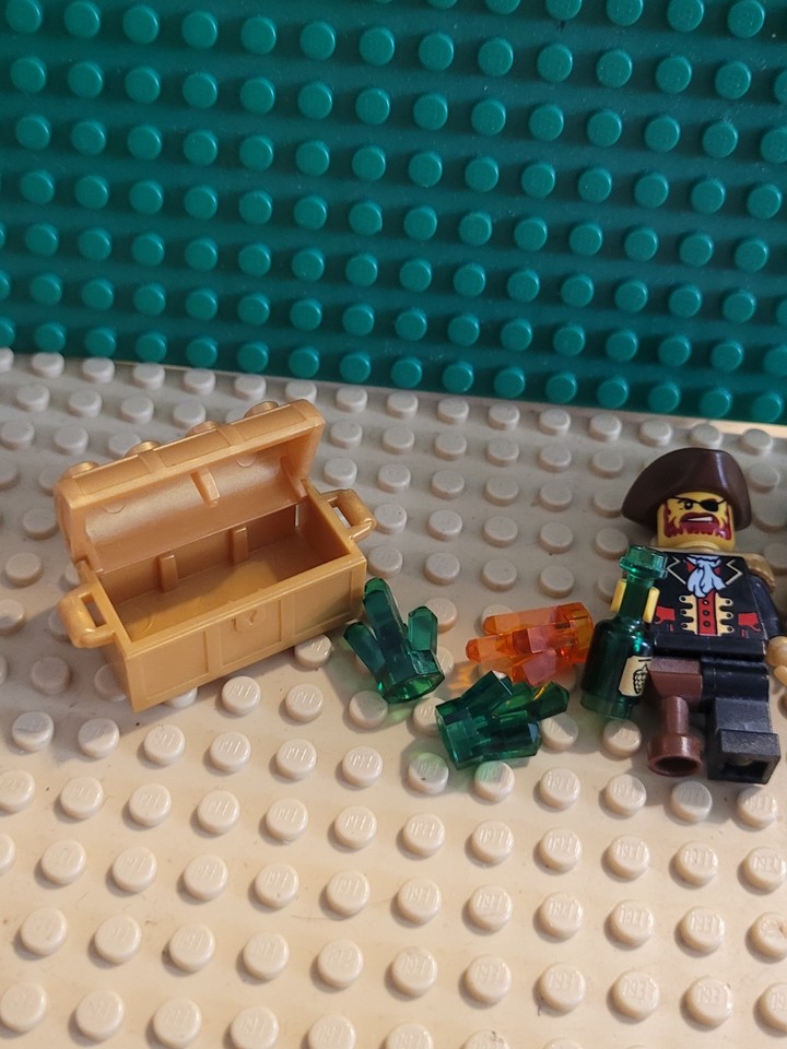 Captain Brickbeard,Cannon, treasure, crew Pirate Lot LEGO® Minifigure ...