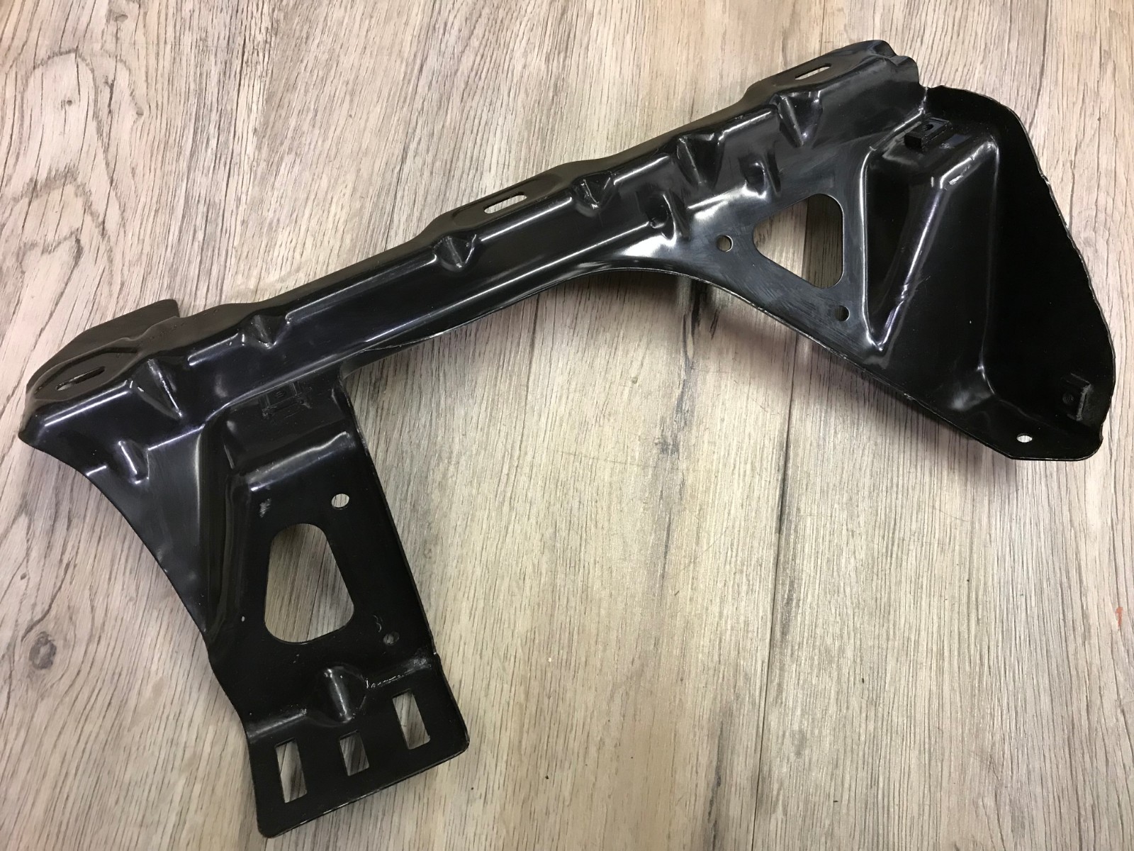 2007-2014 SILVERADO GMC SIERRA TRUCK NOS GM LH OUTER RADIATOR BRACKET ...