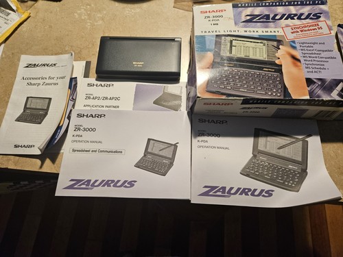 Vintage Sharp Zaurus ZR-3000 PDA Portable Personal Computer Organizer W ...