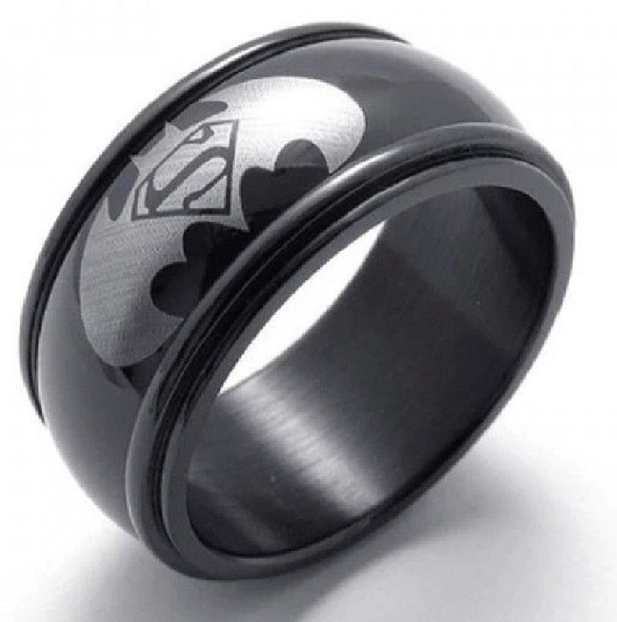 Batman Superman Ehering 10 INSANE Times Superman Beat Batman – Page