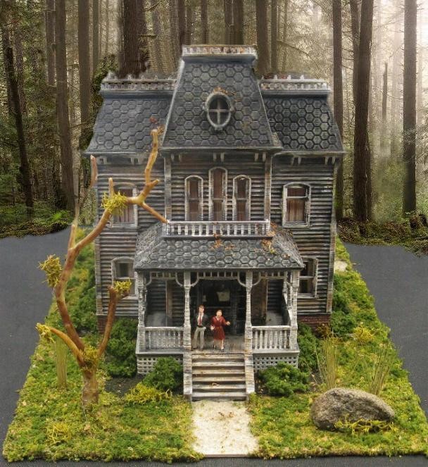 BATES MANSION PSYCHO HOUSE MODEL DIORAMA~HORROR MOVIE~HO SCALE BUILT ...