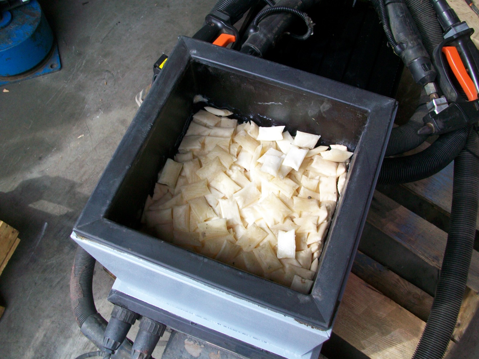 ITW Dynatec Dynamelt Hot Glue Machine S2G2BD2-S w/ 2 Guns | eBay