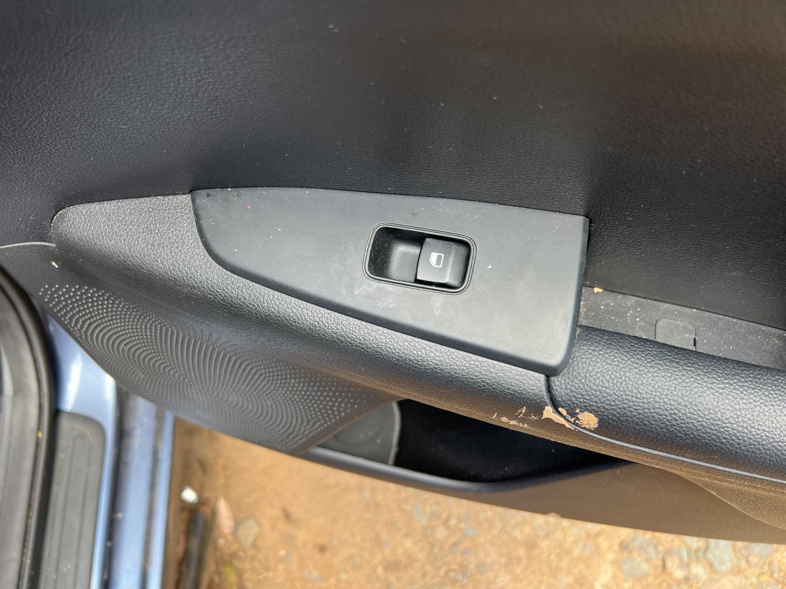 KIA CERATO POWER WINDOW SWITCH RH REAR, BD, SEDAN/HATCH, 04/18- 18 19 ...