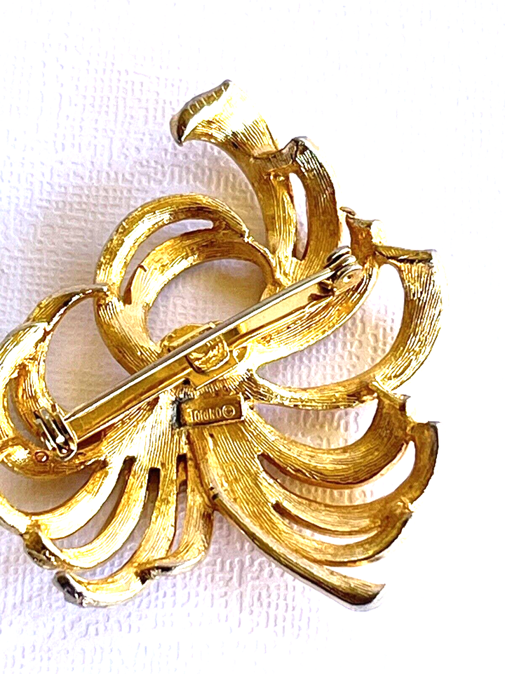 1970's TORINO Gold Tone Ribbon Swirl Brooch Pin Signed Costume Jewelry ...