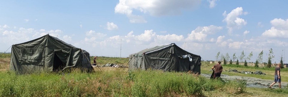 Green US Army Poles Supported Tent 16x16' and 16x32' 16x48' NSN 8340-00 ...