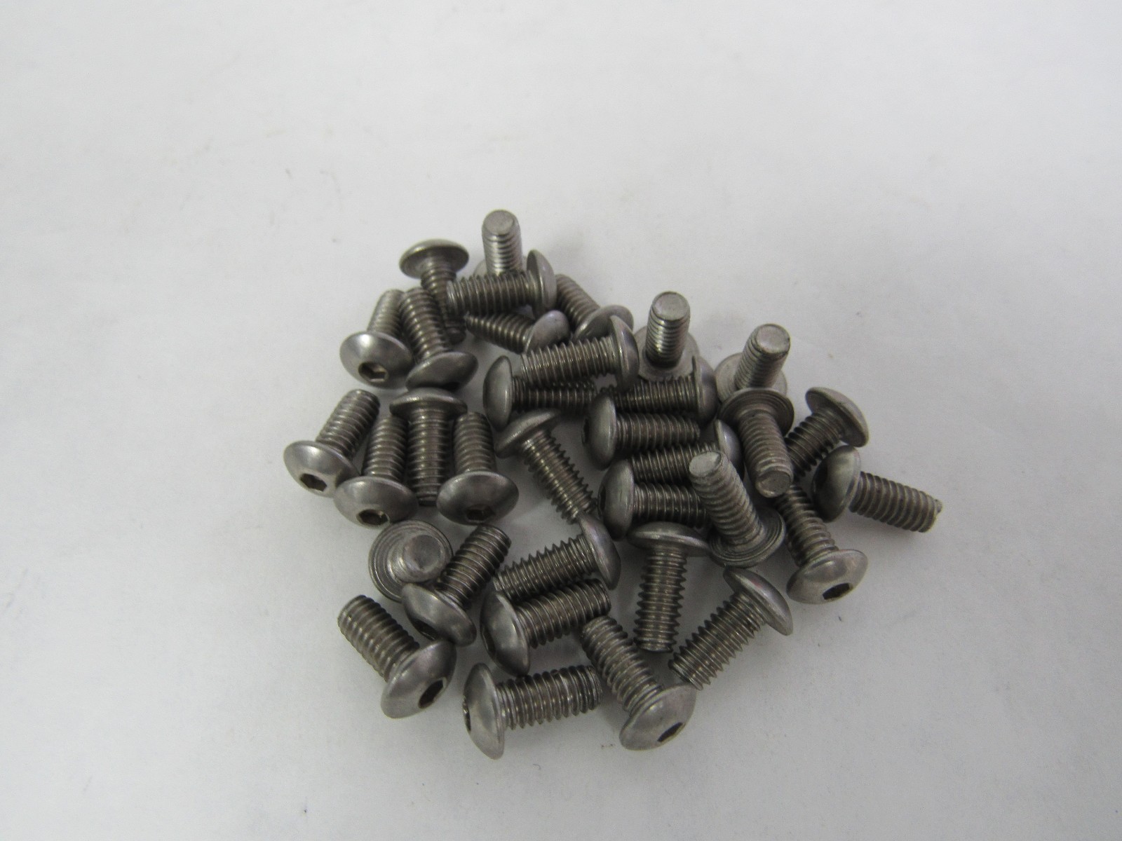 BRIGHTON-BEST 8/32 X 3/8 STAINLESS BUTTON HEAD SOCKET CAP SCREWS(LOT OF ...