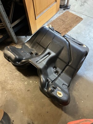 NISSAN R33 FUEL TANK SKYLINE BNR33 GTST GTT RB25 2L 2.5 | eBay