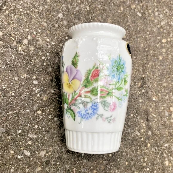 Aynsley Wild Tudor Fine Bone China Bud Vase Floral Made in England 3-1/ ...