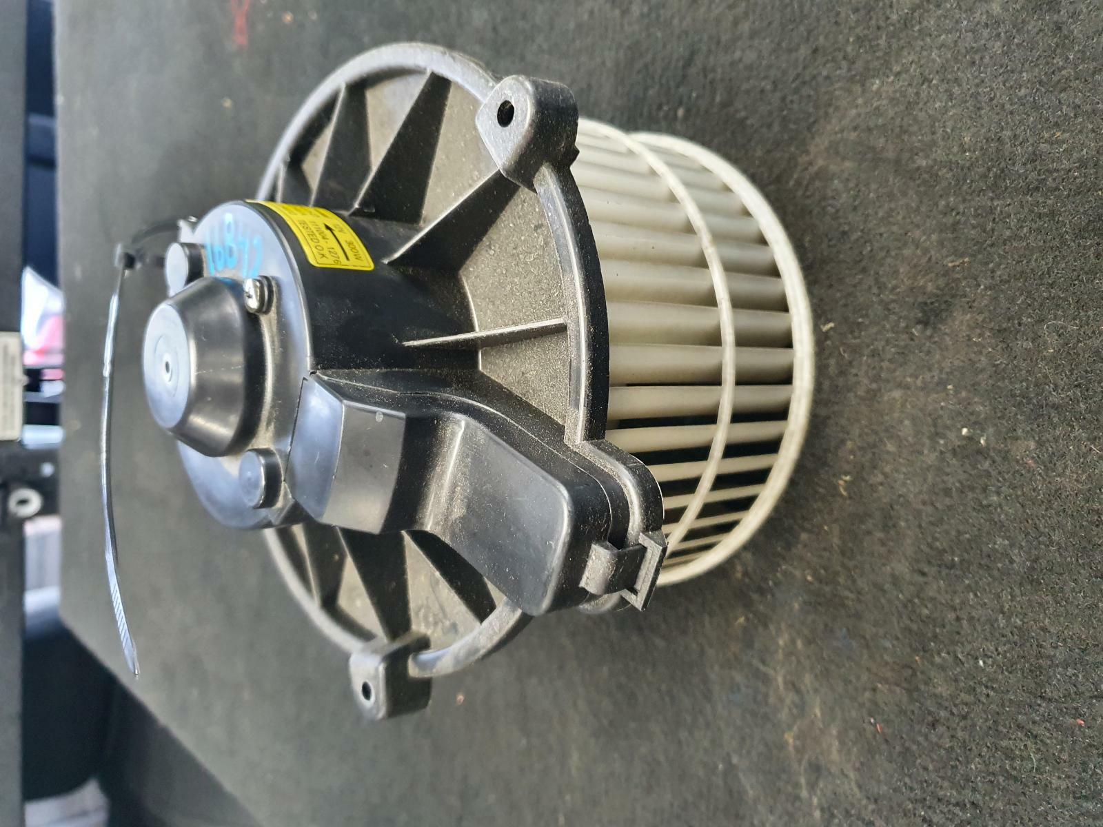 HOLDEN COMMODORE HEATER FAN MOTOR VY2-VZ, STANDARD & CLIMATE CONTROL ...