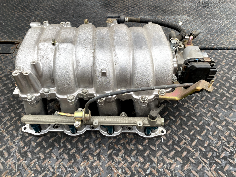 2004 Lexus GX470 Intake Manifold w/Fuel Rails Injectors & Throttle Body ...