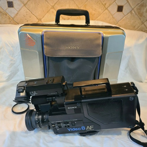 RARE Sony CCD-V8AF Video8 8mm Video Camera Recorder Camcorder w/ Case ...