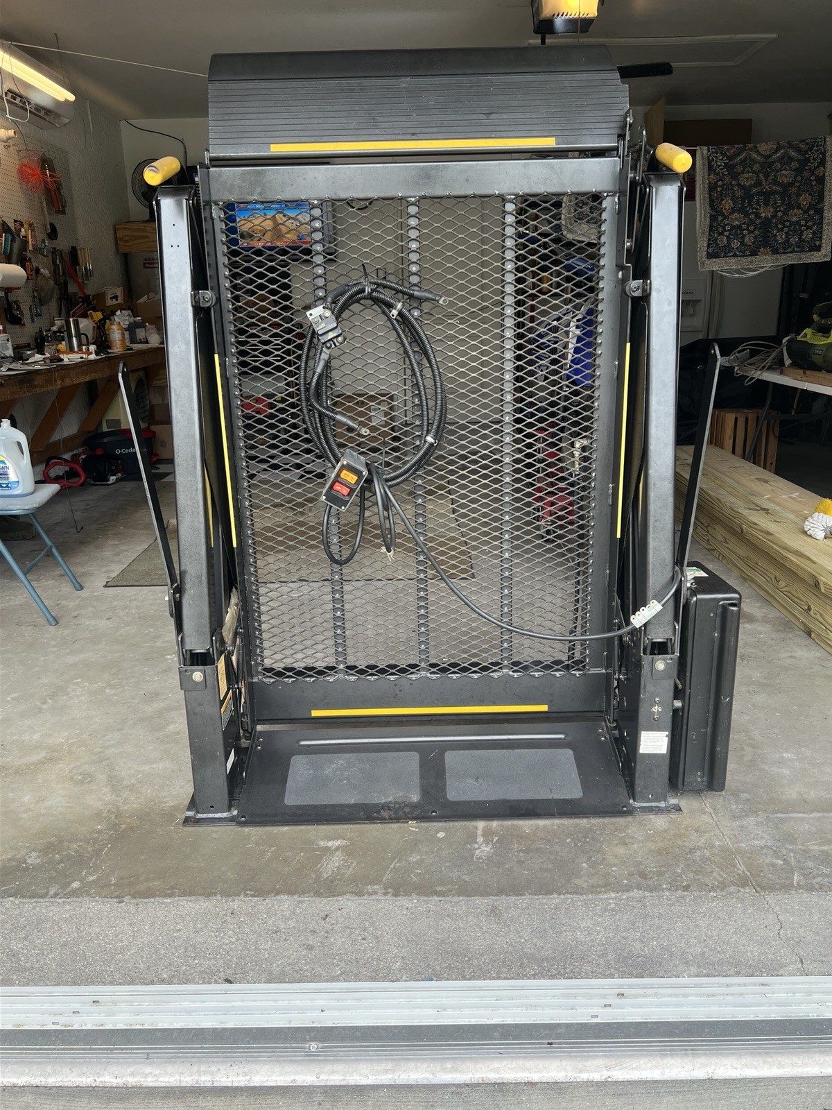 Braun Millennium Series, Commercial Duty Wheelchair Lift used very ...