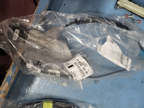 GENUINE NEW CITROEN BERLINGO PARTNER 18 on LEFT FRONT DOOR CATCH ...