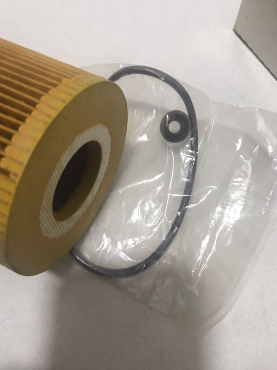 Febi 26690 for BMW Oil Filter 11422246131 E36 325 Td E34, E39 525 E38 ...