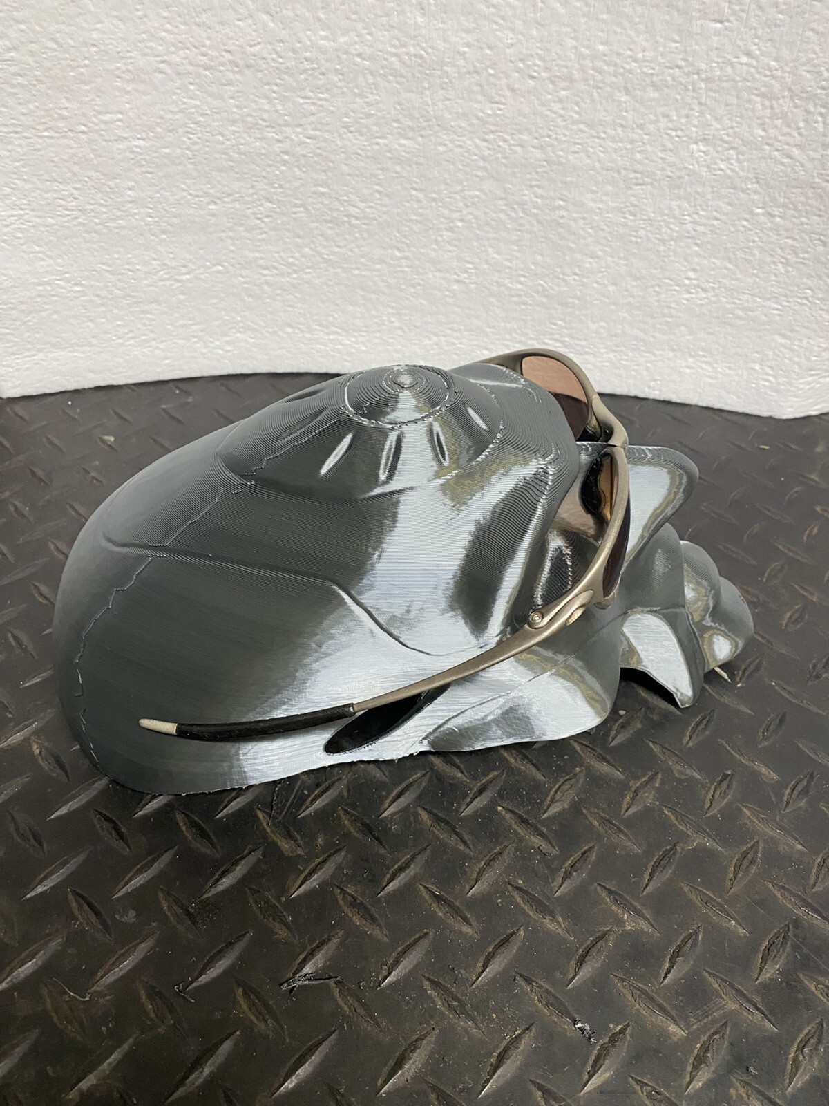 FDM SPIKE BOB HEAD DISPLAY FOR OAKLEY SUNGLASSES X-METAL Green Metallic ...