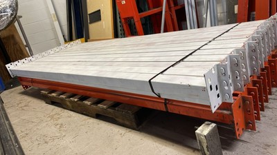 Pallets & Pallet Racking - Teardrop Uprights