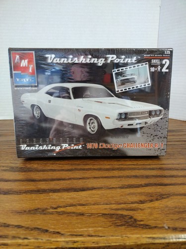 AMT Vanishing Point 1970 Dodge Challenger R/T Vintage Plastic Model Car ...