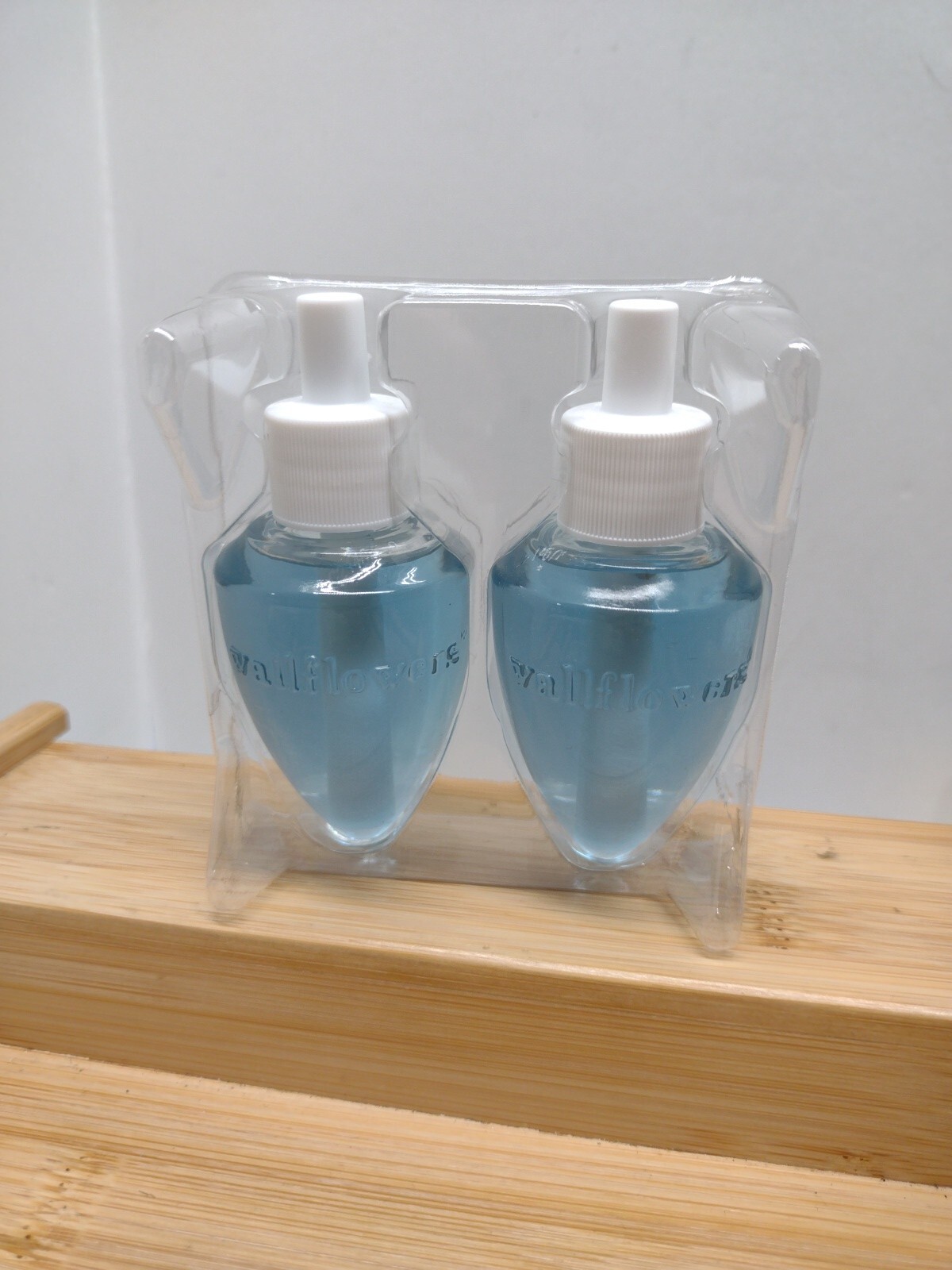 2 Pack Bath & Body Works Wallflowers Fresh Linen White Barn Plug In ...