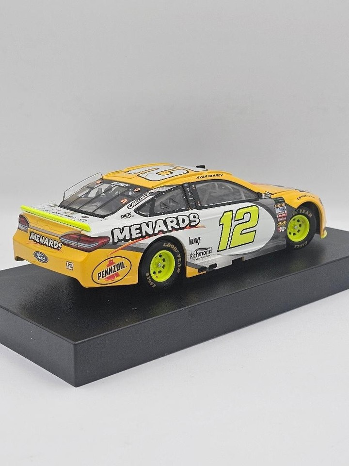 Ryan Blaney SIGNED #12 Pennzoil/Menards Ford - 2018 Lionel 1:24th scale ...