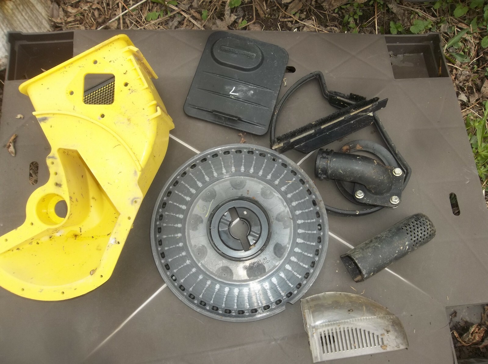 2 A52391 Promax 40 Corn Seed Plate Disk John Deere Planter Vacuum Meter ...