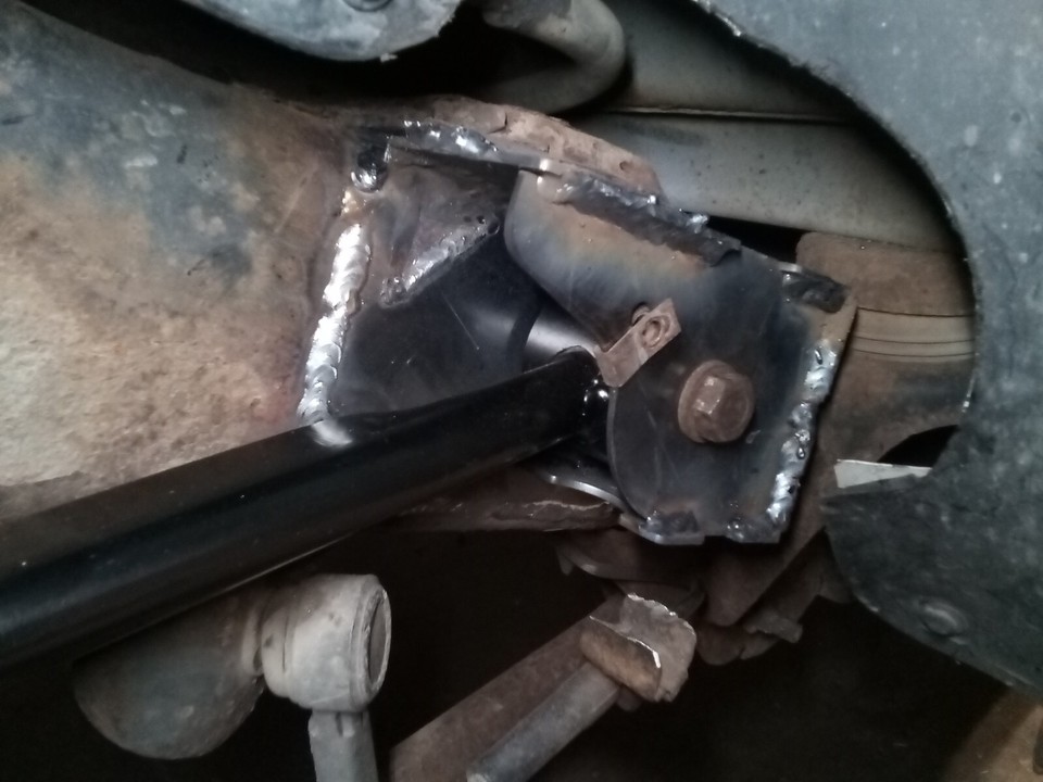 2 Upper Control/Trailing Arm Mounts +Frame Patch Kit-Trailblazer, Envoy ...