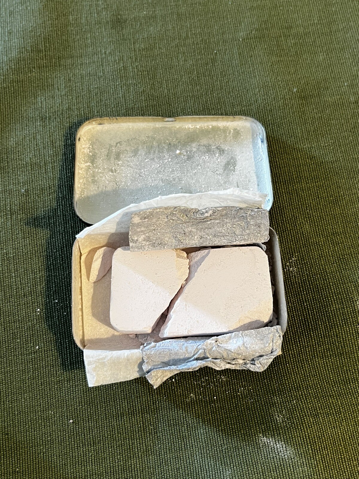 CUTEX Cake Polish In Tin For Nail Buffing Northam Warren Distributor ...