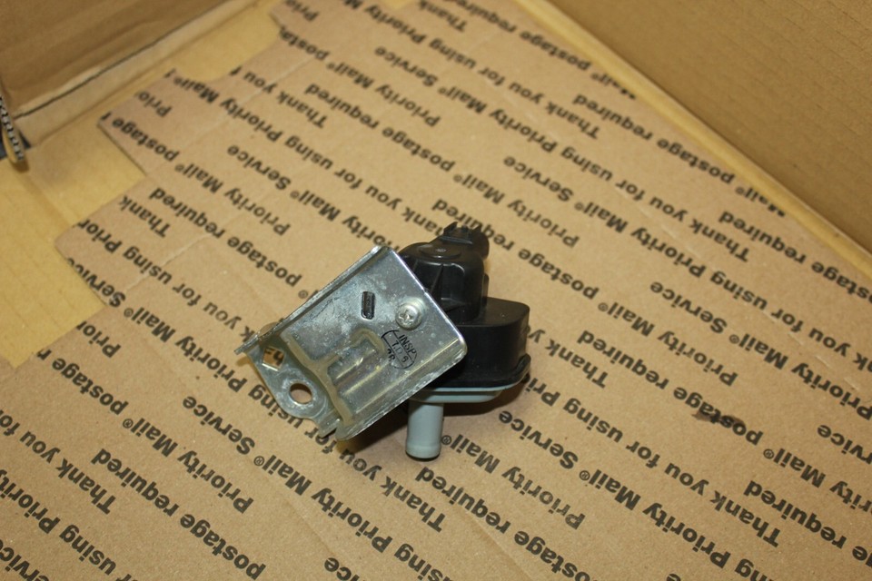 Toyota Duty Vacuum Switch Valve Vapor Purge Solenoid Sensor 90910-12283 ...