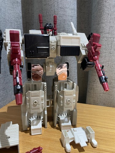 NEW Transformation G1 Reissue Autobot Metroplex Super Cool | eBay