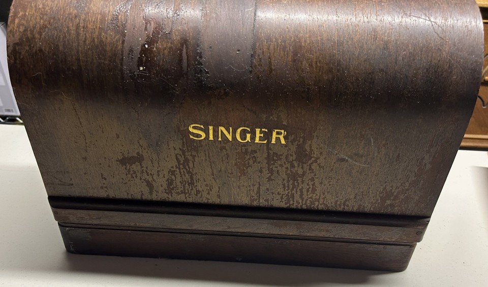 VINTAGE SINGER—MODEL 128 SEWING MACHINE W/WOOD CASE | eBay
