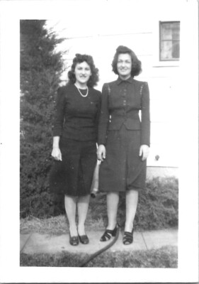 Beautiful Hot Women Sexy Tight Dresses Risqué Snapshot 1940s Vintage ...