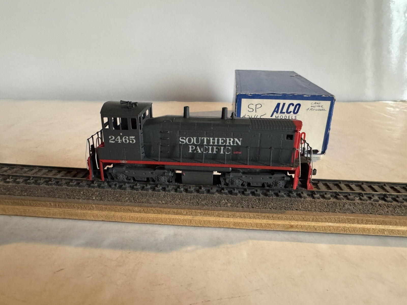 ALCO Models HO Train EMD SW-1500 Locomotive painted Southern Pacific ...