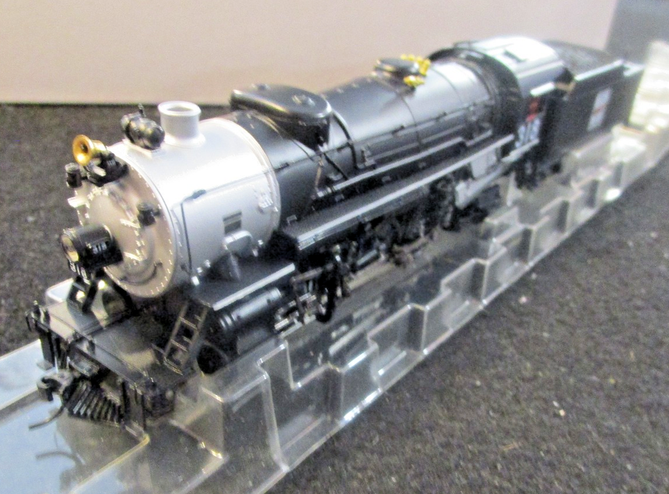 HO Scale Western Pacific 2-8-2 Steam Loco #318 by BLI w/DCC/Sound (W188 ...