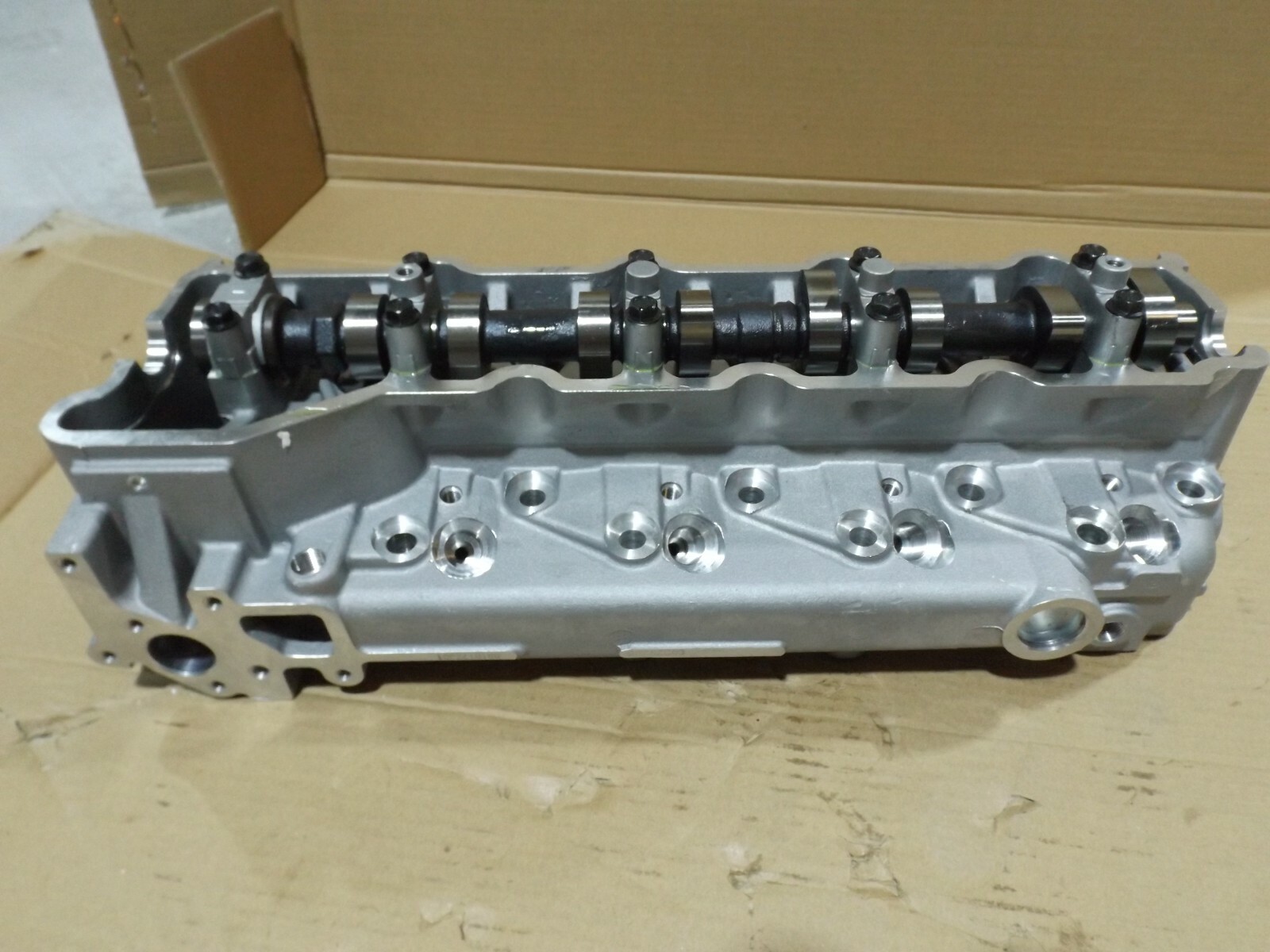 Complete Mitsubishi 4M40 NON TURBO Cylinder Head. pajero canter glx ...