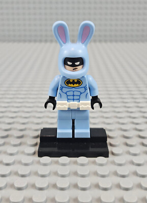 The Lego Batman Movie 5004939 Easter Bunny Batman Minifigure coltlbm22 ...