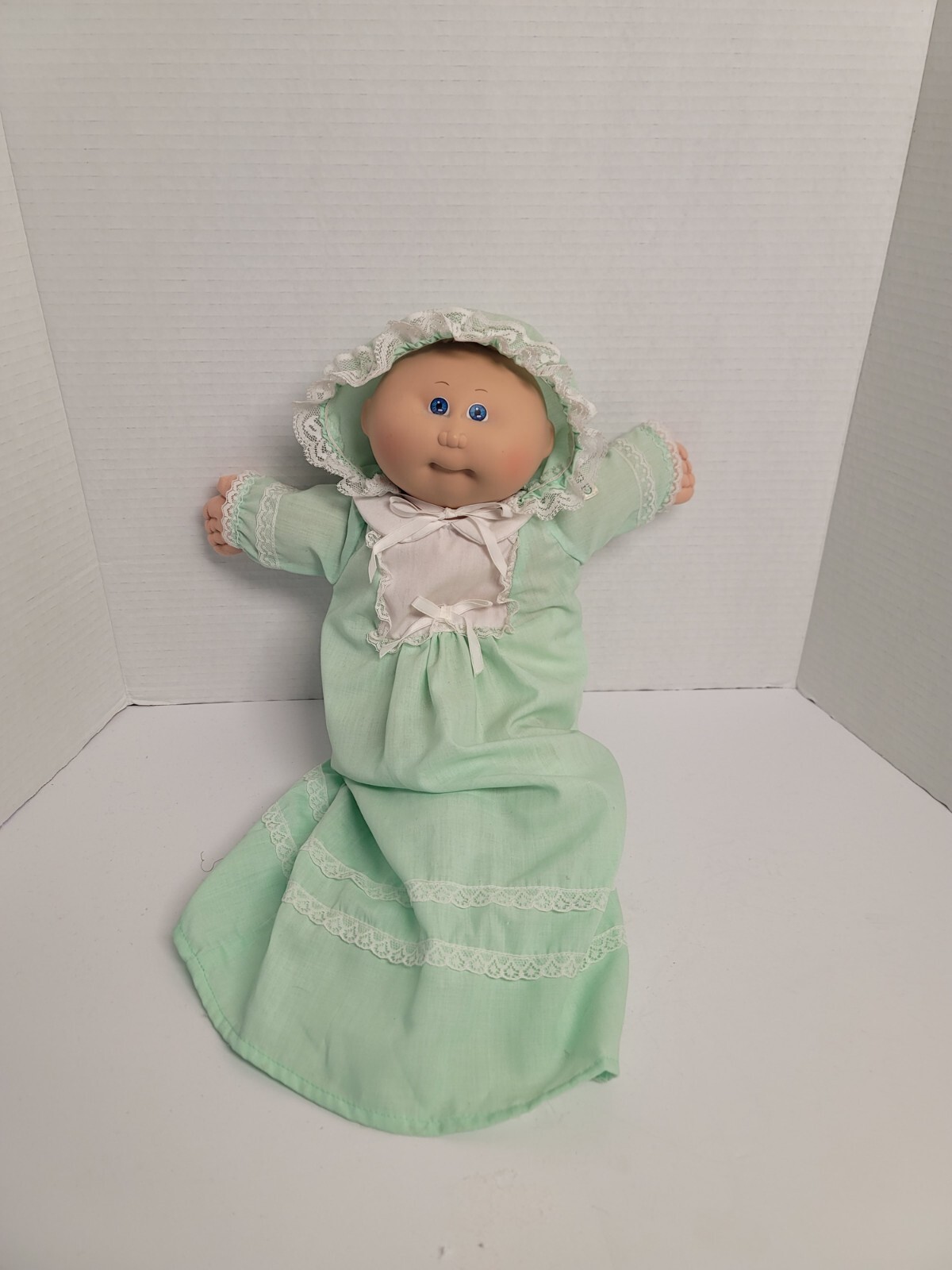 Vtg Cabbage Patch Kids 1985 Preemie Tan Tuft Blue Eyes Green Dress And ...